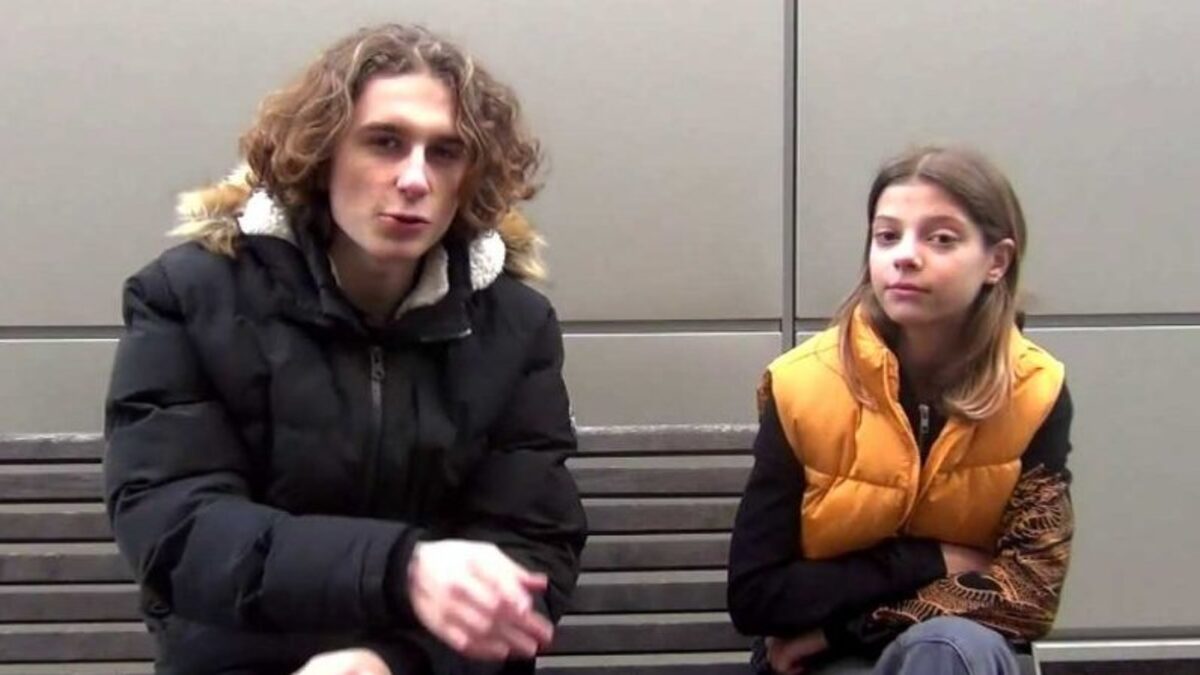 Rozhovor s Nikol – Videa – Déčko – Česká televize