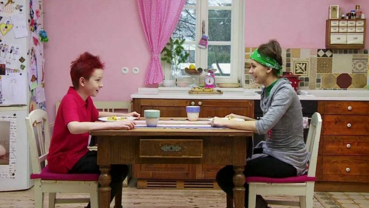 Draci v hrnci — Kdo jí tvaroh, vidí za roh – Videa – Déčko – Česká televize