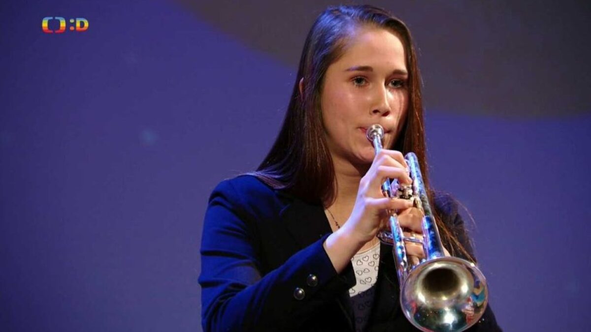 Host: Barbora Ticháčková – Videa – Déčko – Česká televize
